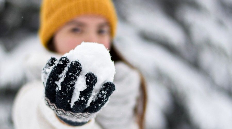20 Super Fun Backyard Activities in Winter