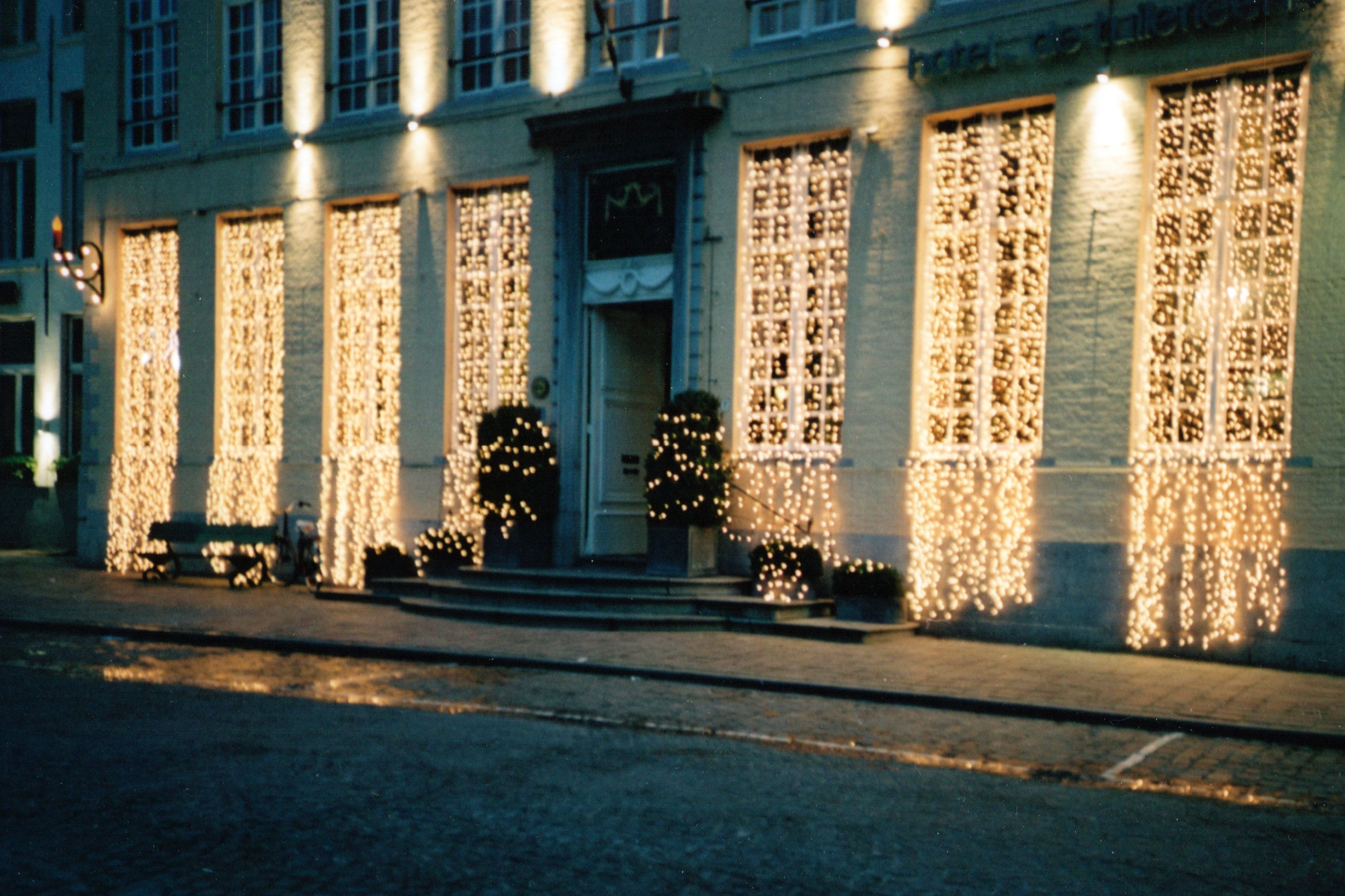 The Best Christmas Curtain Lights in 2021