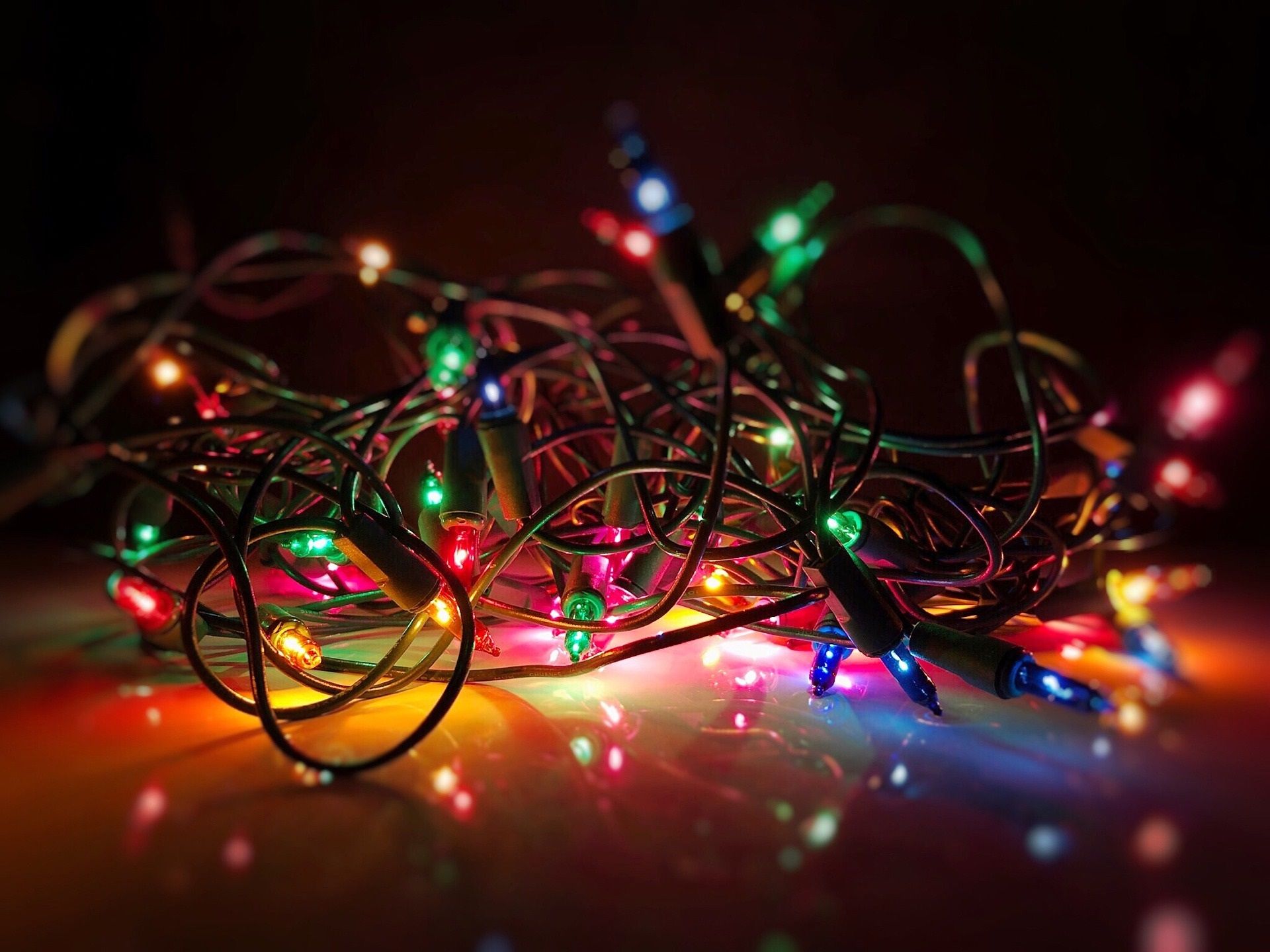 How To Make An Outdoor Christmas Tree Made of Lights