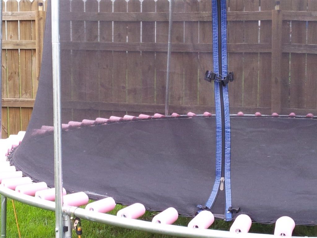 65 Fun & Creative Christmas Decorations Made From Pool Noodles