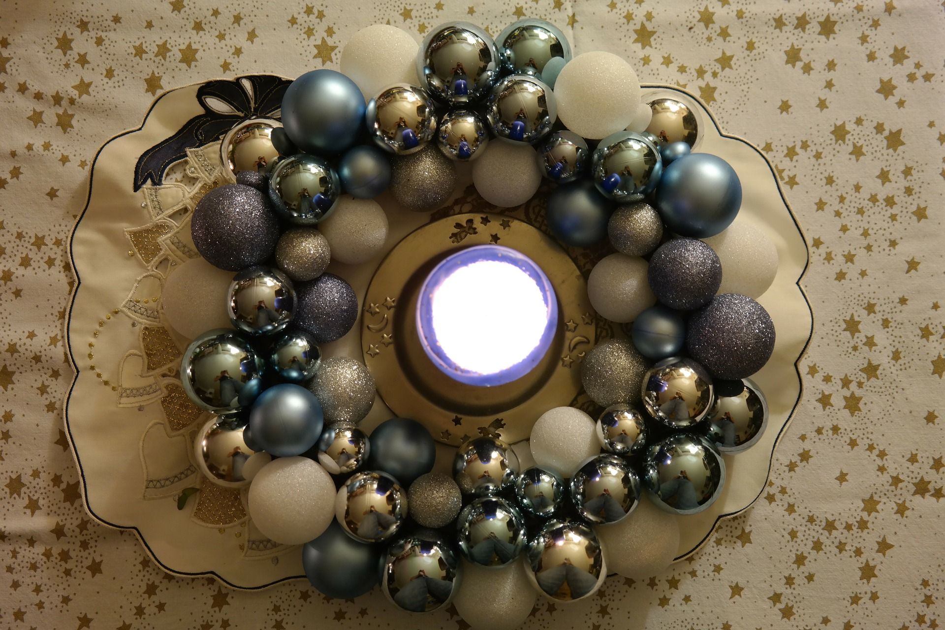 65 Fun & Creative Christmas Decorations Made From Pool Noodles