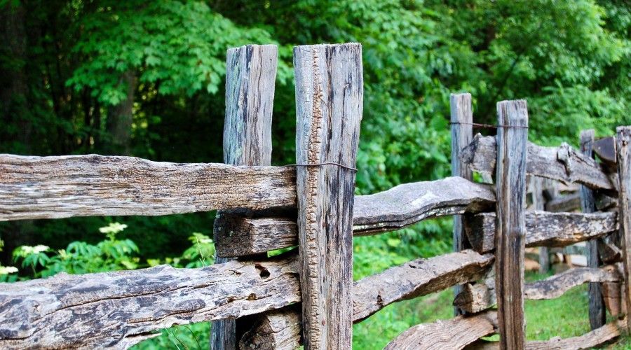 Wood & Rustic-Style Fence Ideas