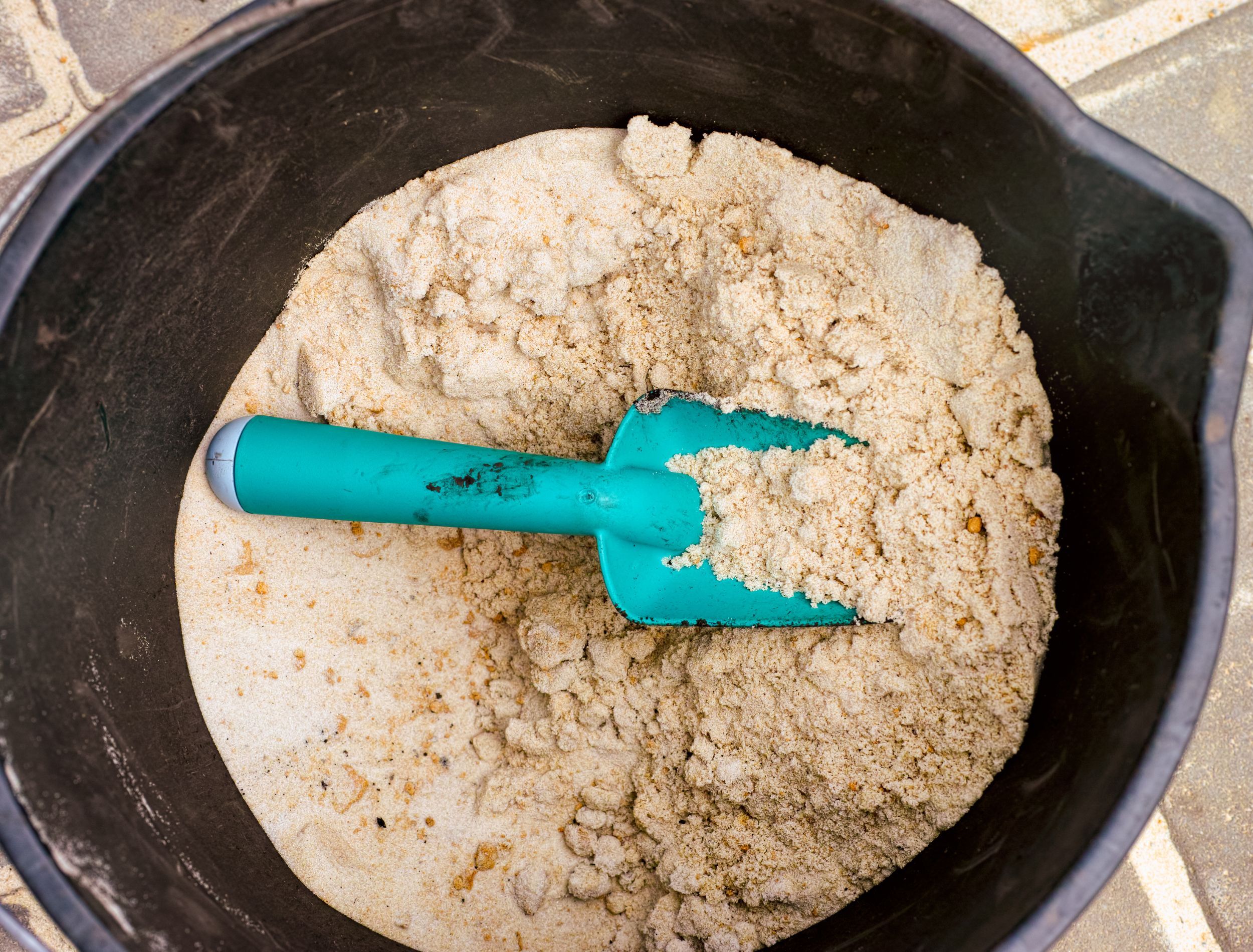 4 Reasons to Use Sand on Your Lawn