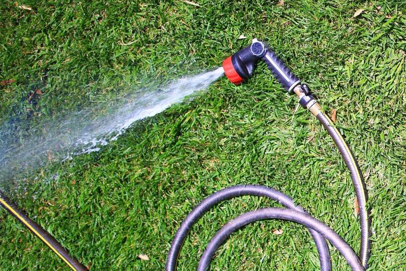 How to Use Baking Soda to Kill Crabgrass