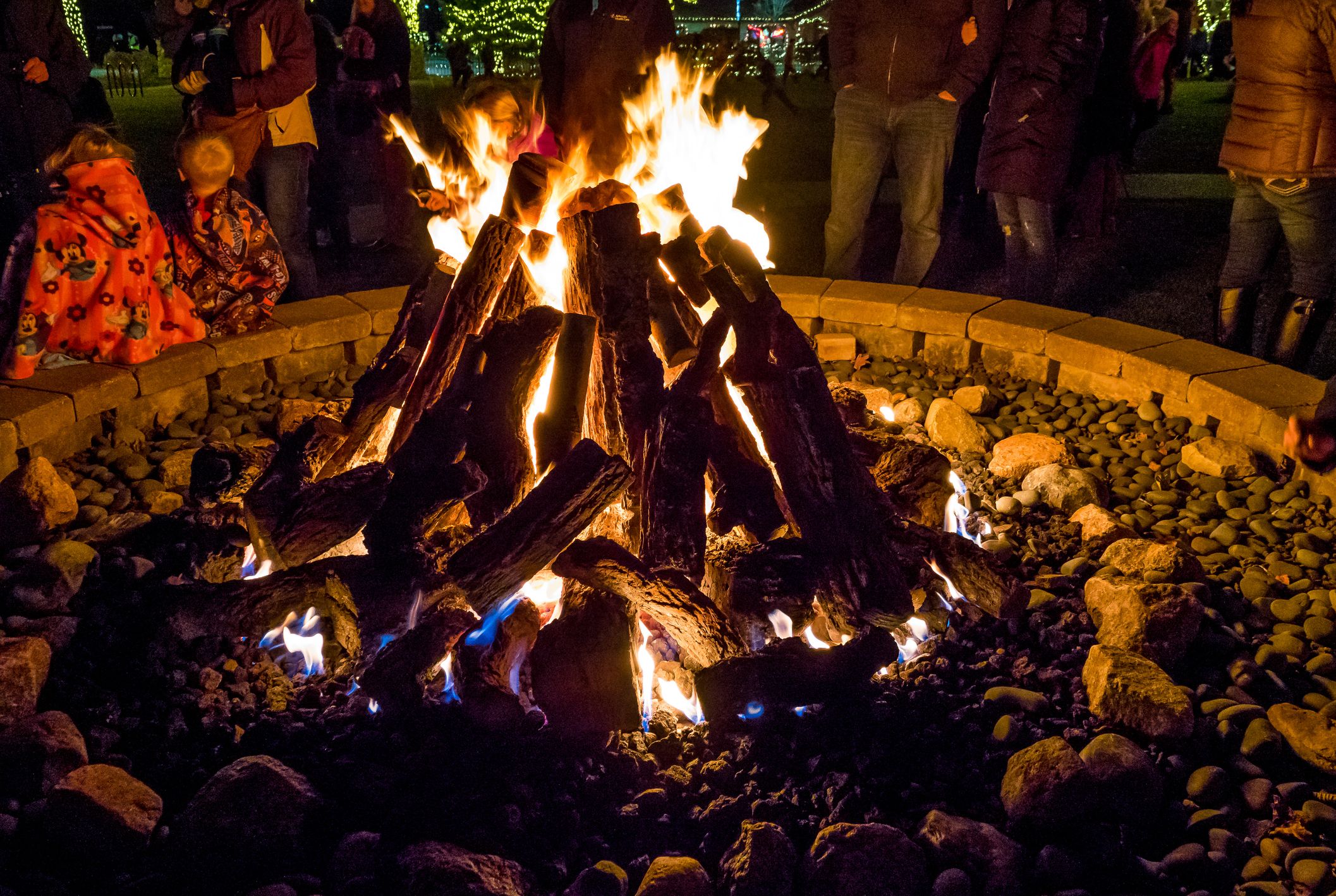 How to Properly Start a Fire in Your Fire Pit