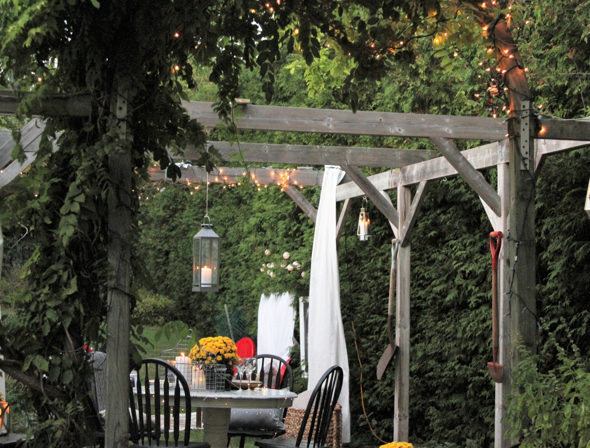 5 Ideas to Add Privacy to Your Pergola
