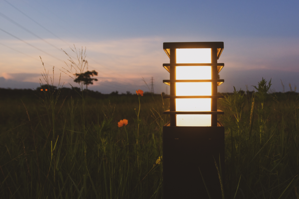 4 Best Outdoor Lights That Keep the Bugs Away