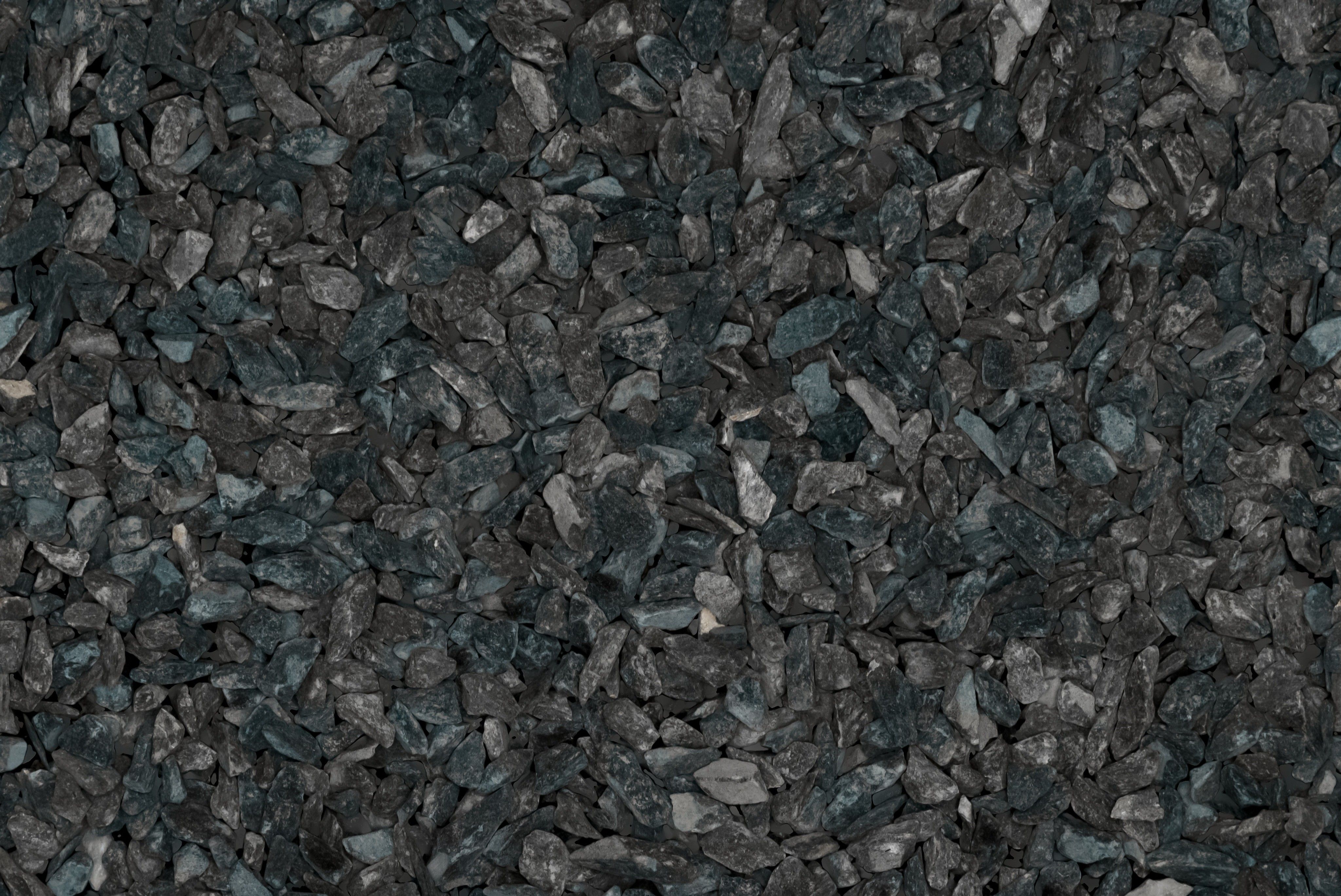 8 Black Gravel Driveway Ideas
