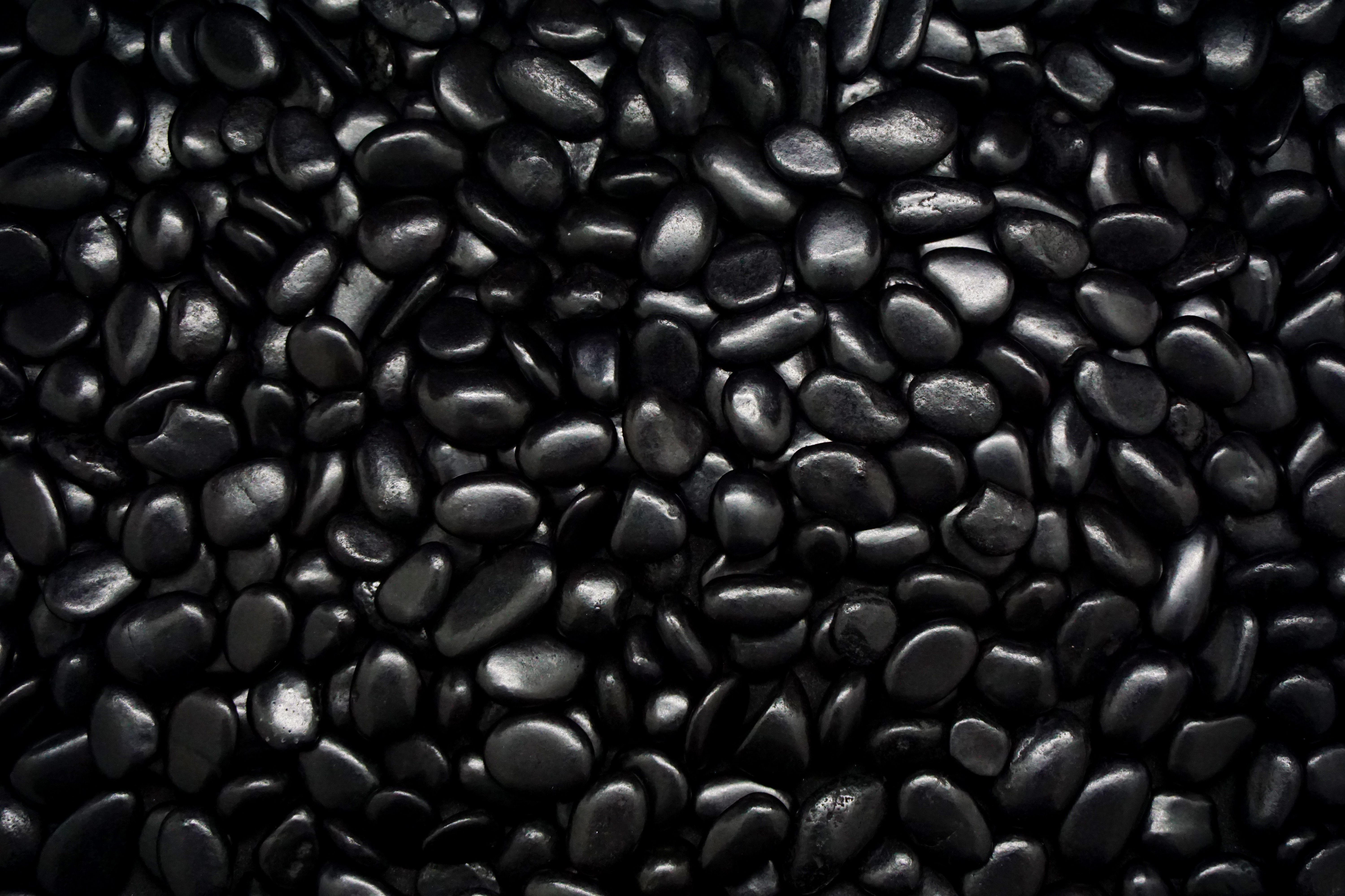 8 Black Gravel Driveway Ideas