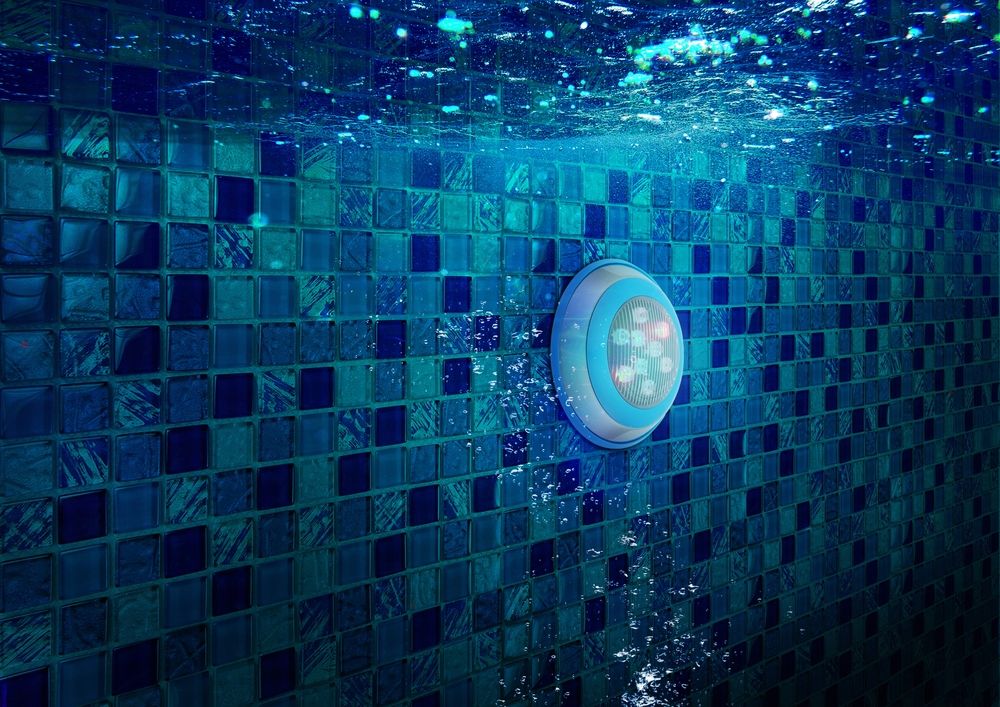 6 Ways to Light Your Swimming Pool