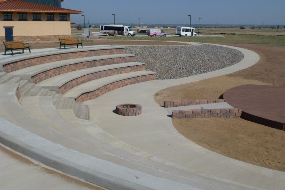 15 Fire Pit Seating Ideas Perfect For Backyard Entertaining