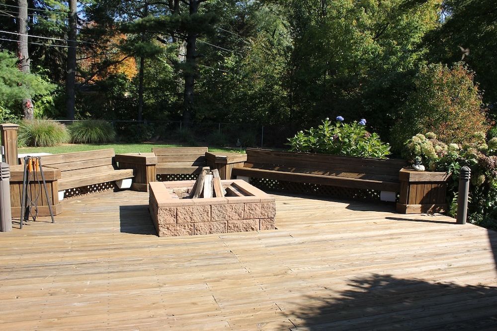 15 Fire Pit Seating Ideas Perfect For Backyard Entertaining