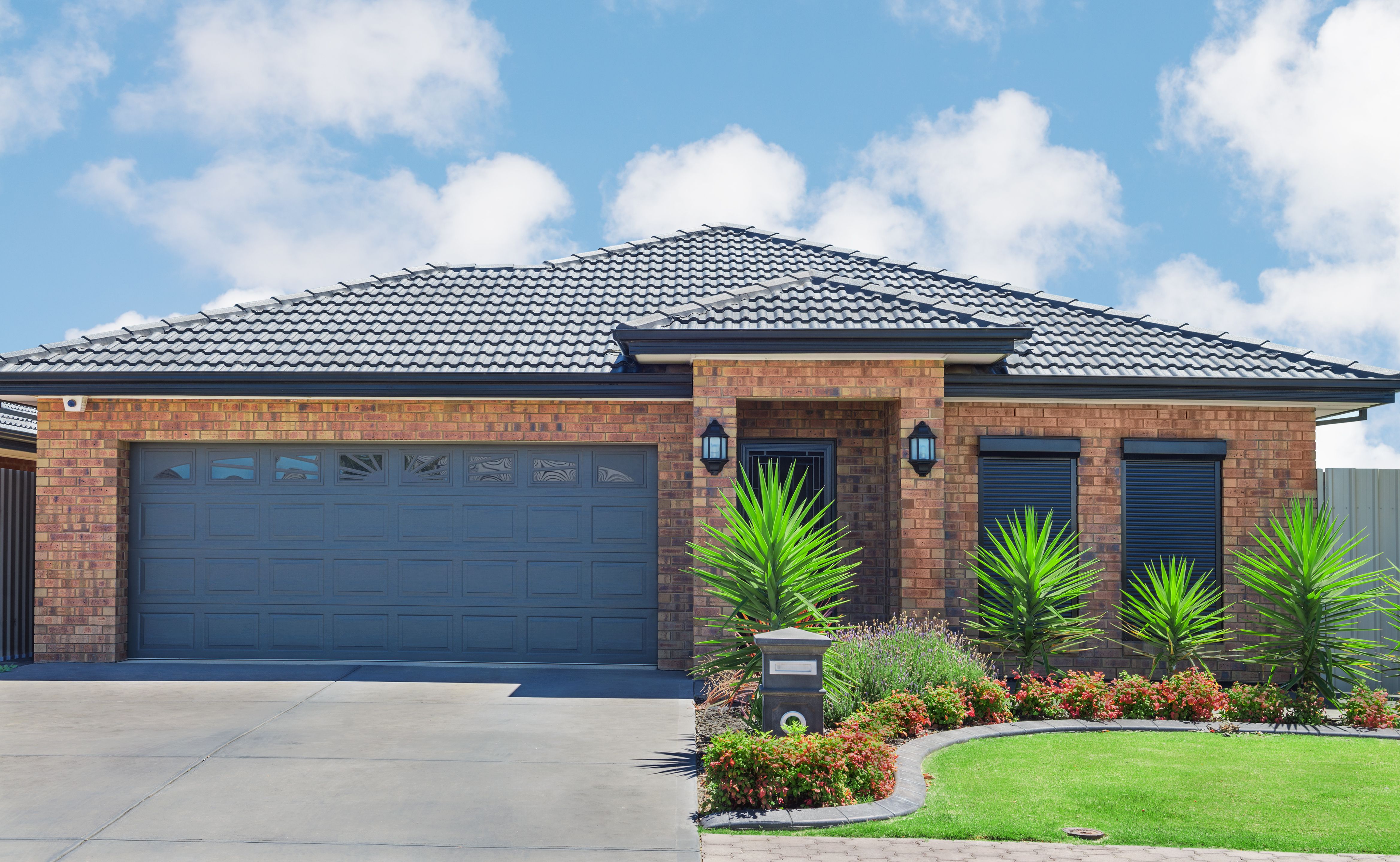 4 Best Paint Color and Brick Combinations For Your Exterior