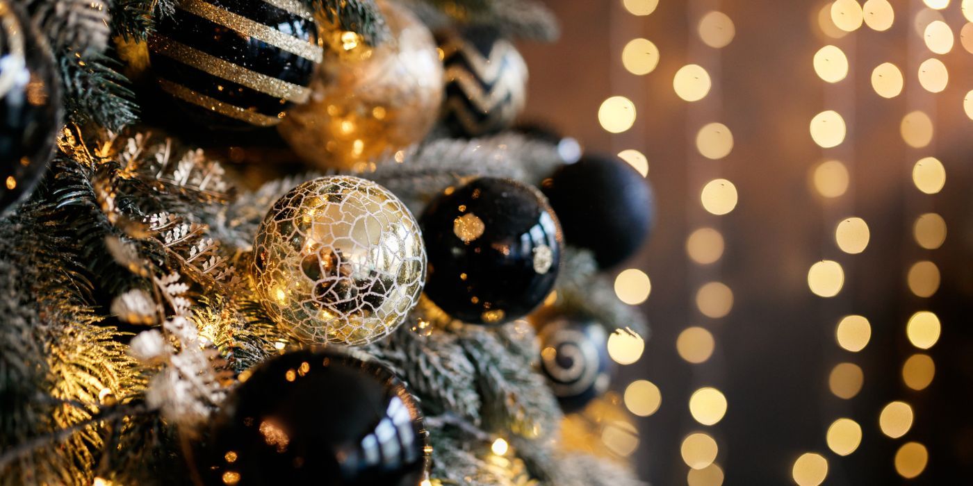 Bold Black Christmas Tree: Get Inspired With these Ideas