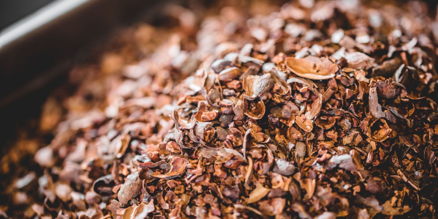 8 Best Organic Mulches for Winterizing Peonies