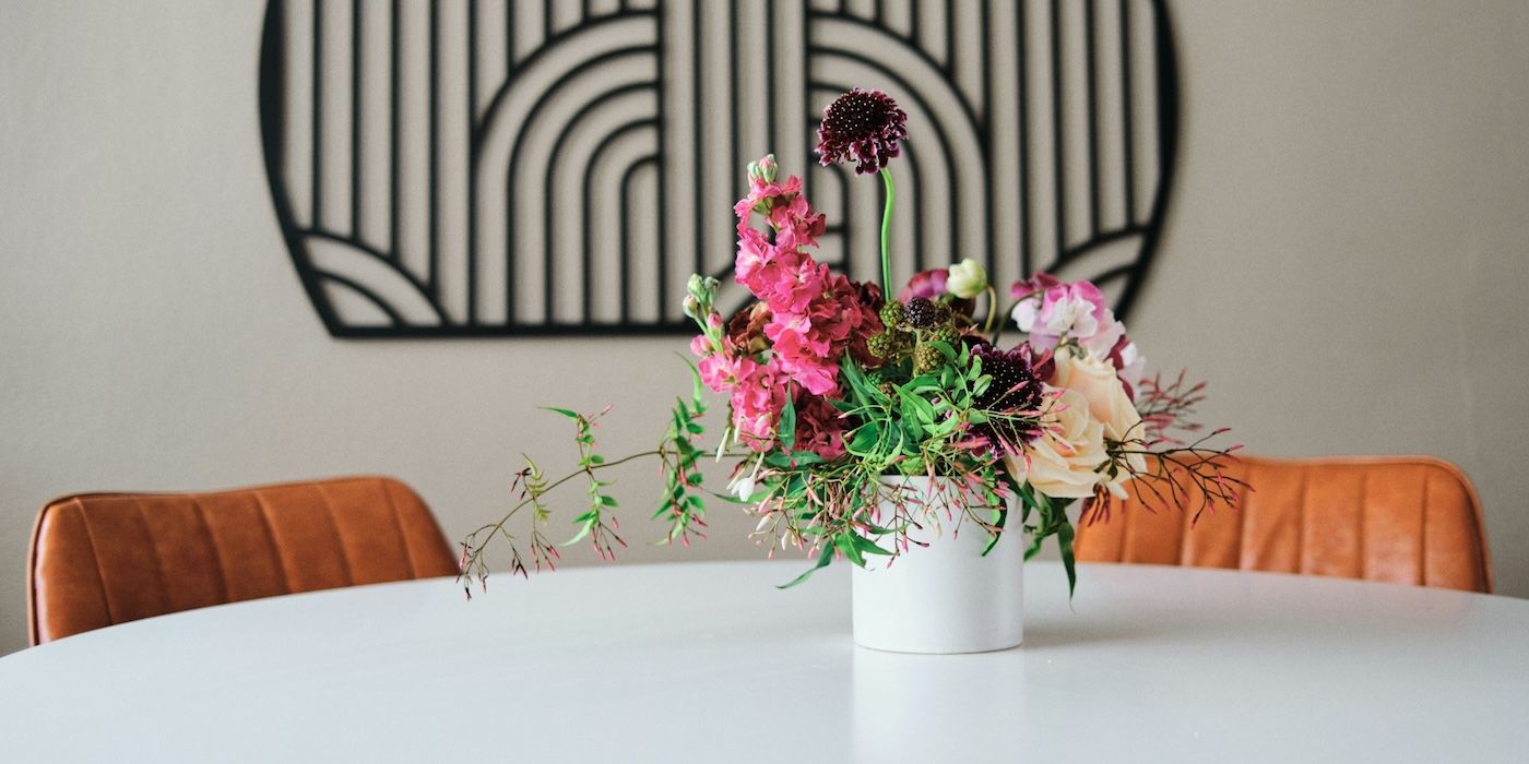 Creating a Stunning Display: A Guide to Flower Arrangement