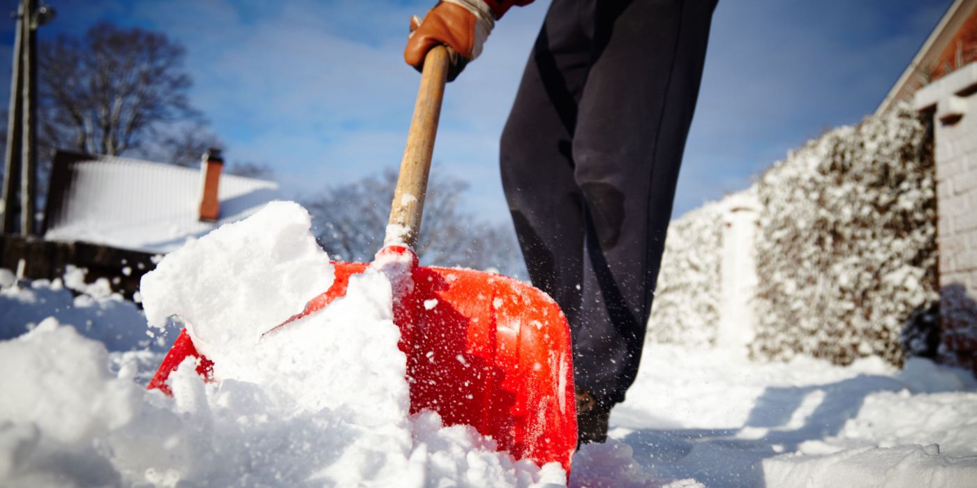 Snow In Your Gravel Driveway: 8 Ways To Remove It