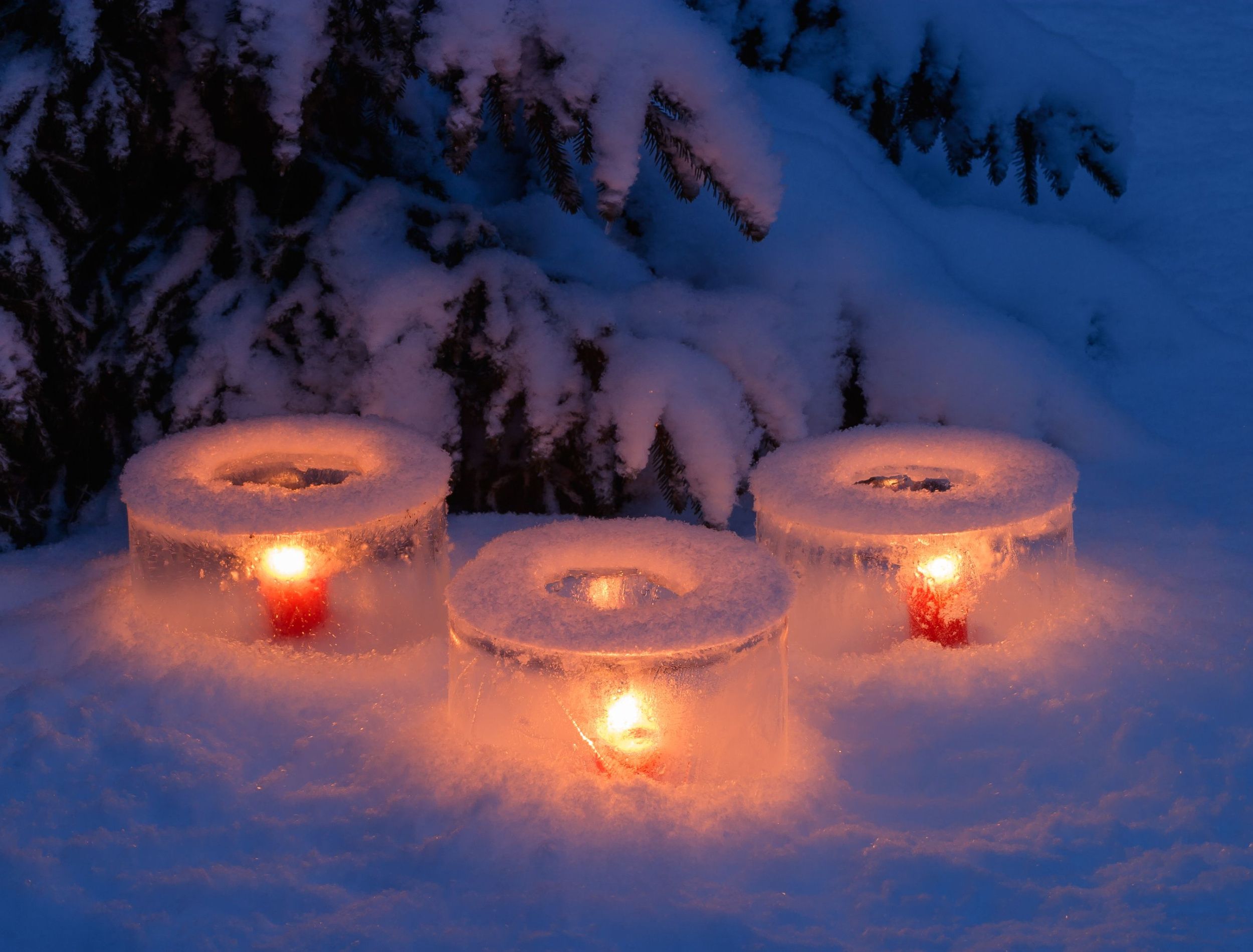 Winter Garden Ideas: Step-by-Step Guide for DIY Ice Lanterns