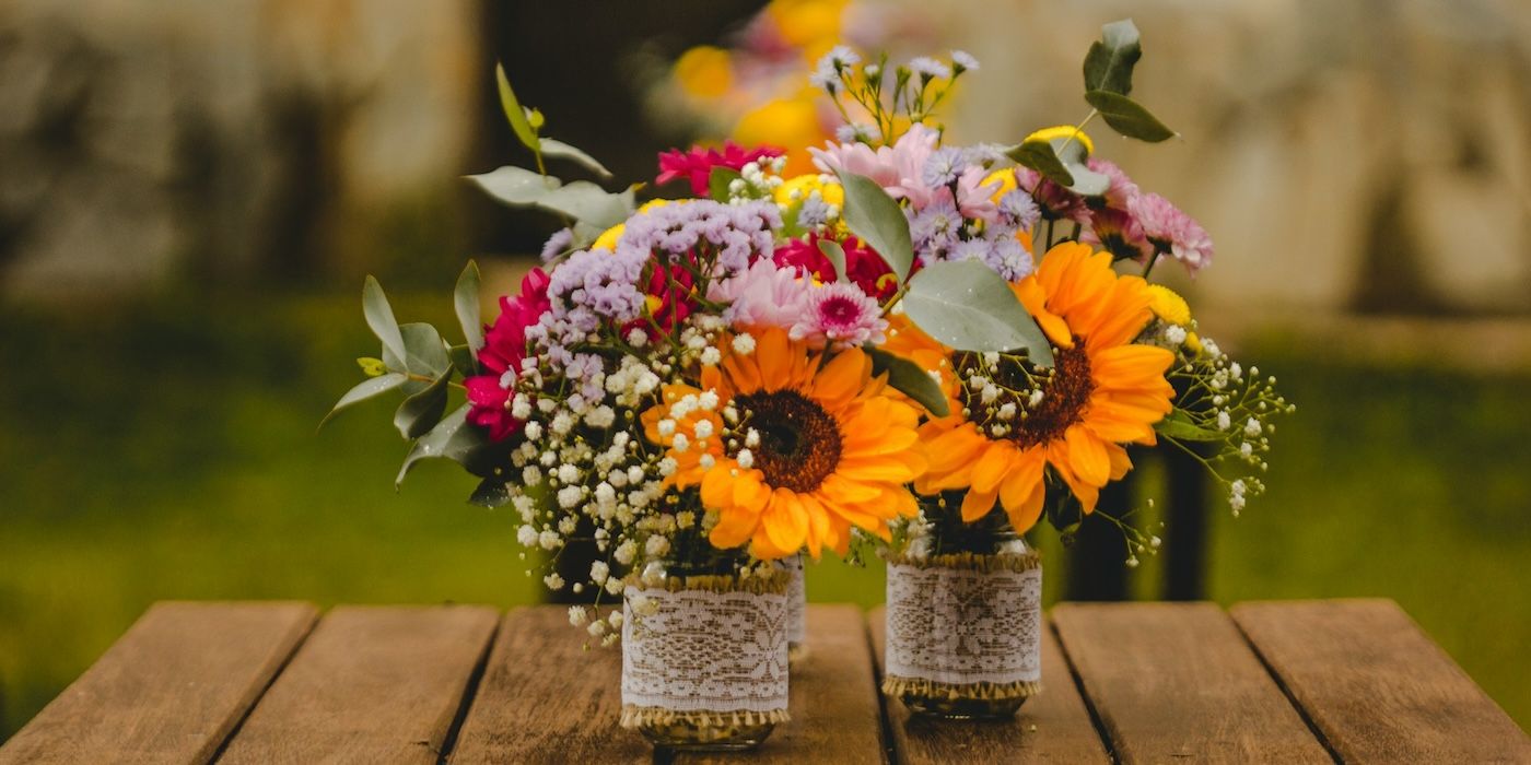 Creating a Stunning Display: A Guide to Flower Arrangement
