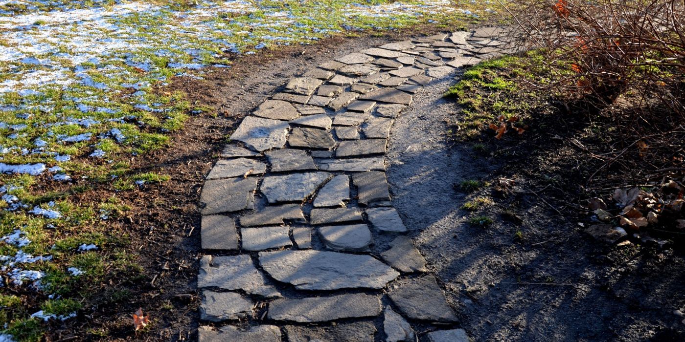 8 Outdoor Designs with Safe Winter Garden Paths