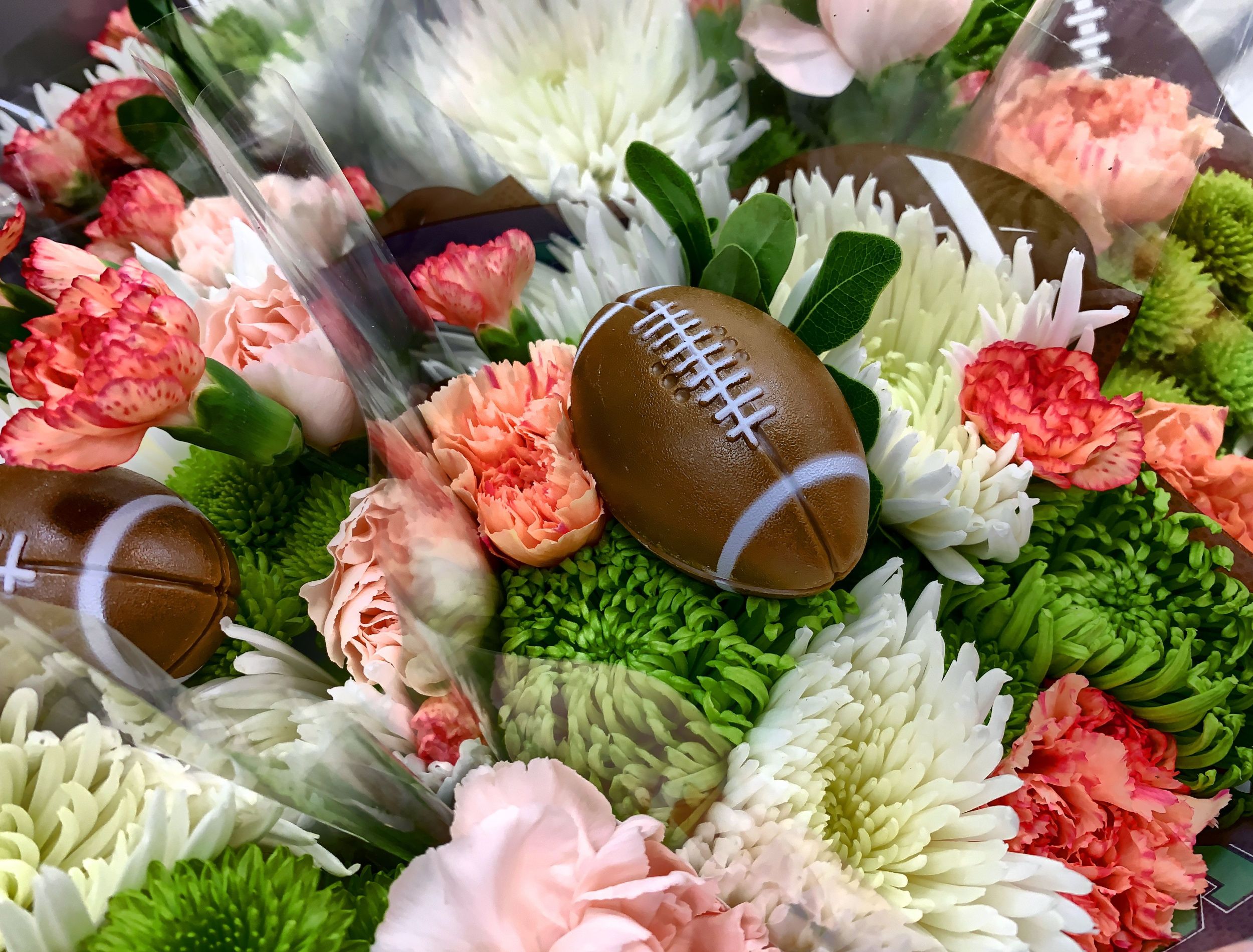 7 DIY Super Bowl Decor Ideas with Food and Festive Flowers