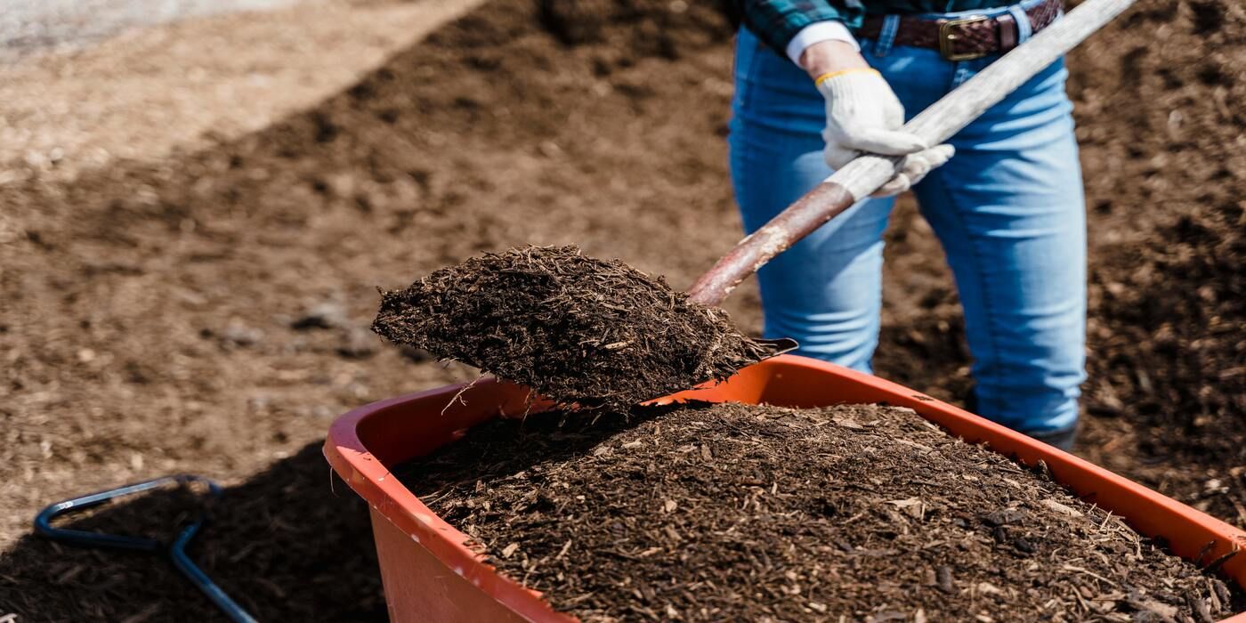 Mastering Hot Composting: Quick Guide for Gardeners