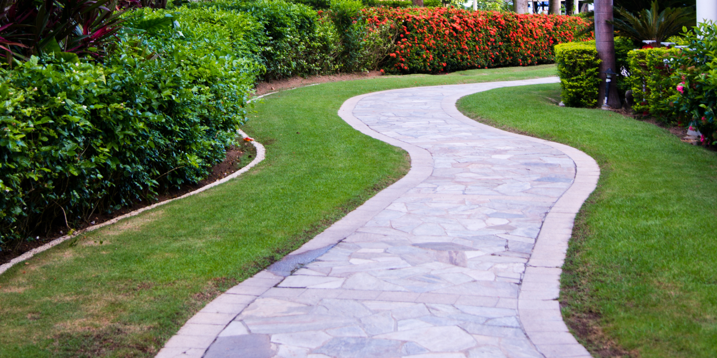 4 Easy Lawn Border Ideas