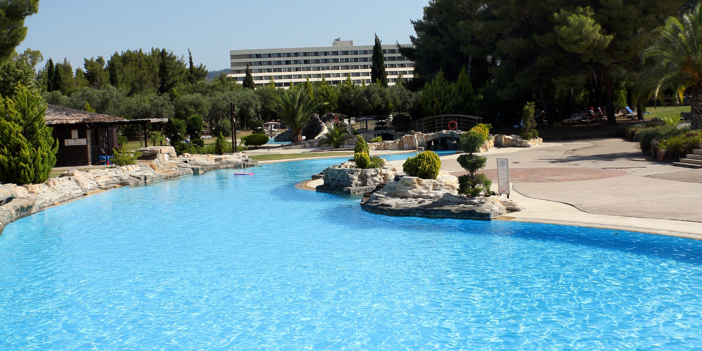 Natural Swimming Pool Design: 8 Pool Garden Ideas