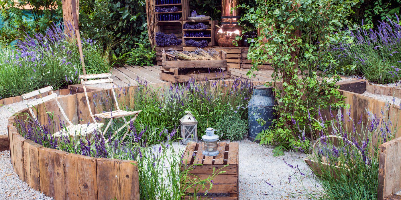 Use Naturalistic Landscape Design For Low-Maintenance Landscaping Ideas