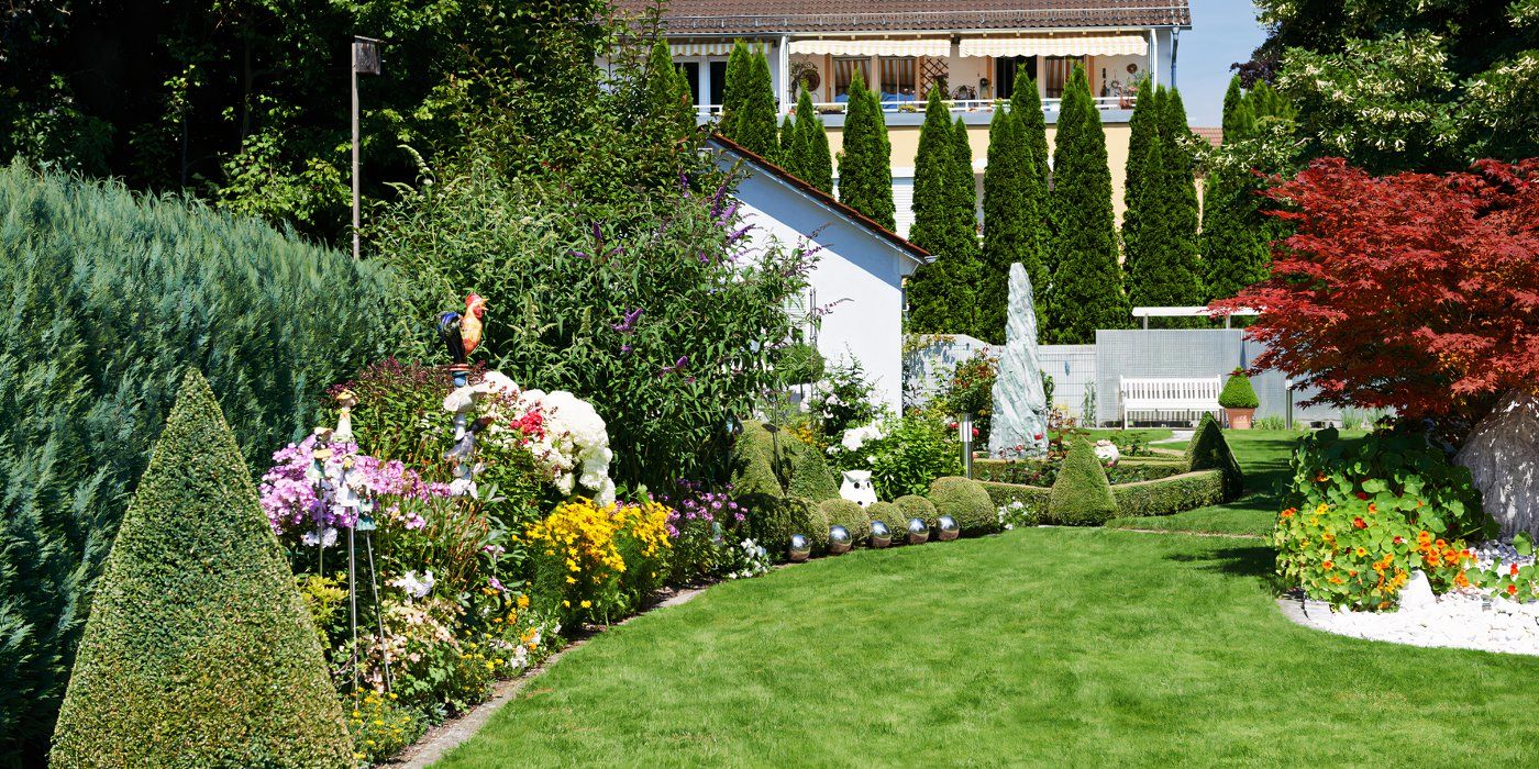 Maximalist Design: Embracing Bold, Vibrant Garden Ideas