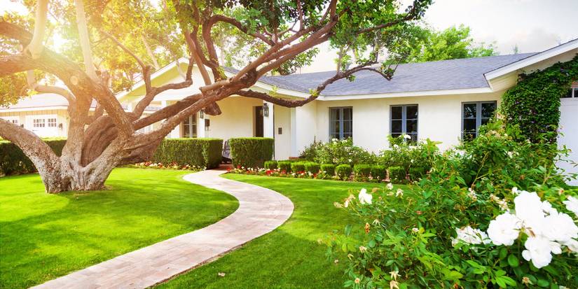 How to Turn Your Front Yard Into a Social Hub