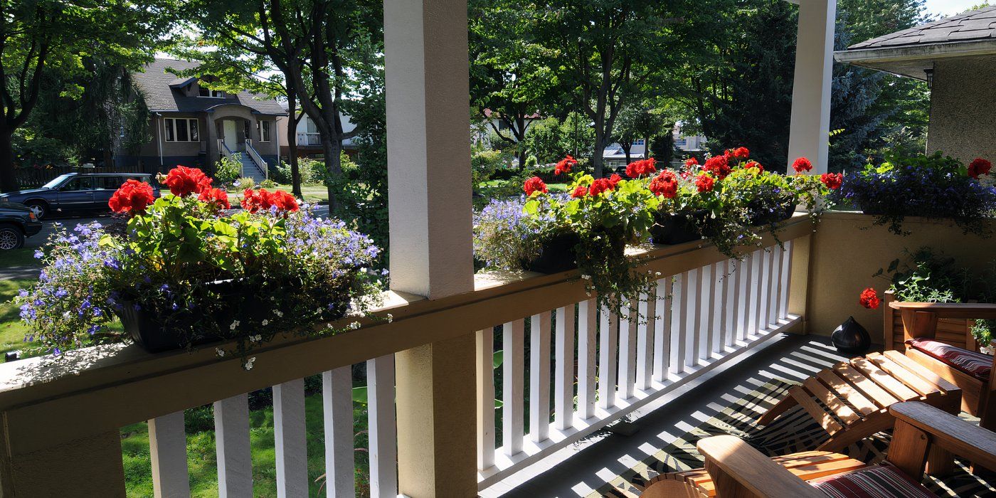 Railing Planters: Use 5 Ideas for Fence Planters To Spruce Up Your Yard