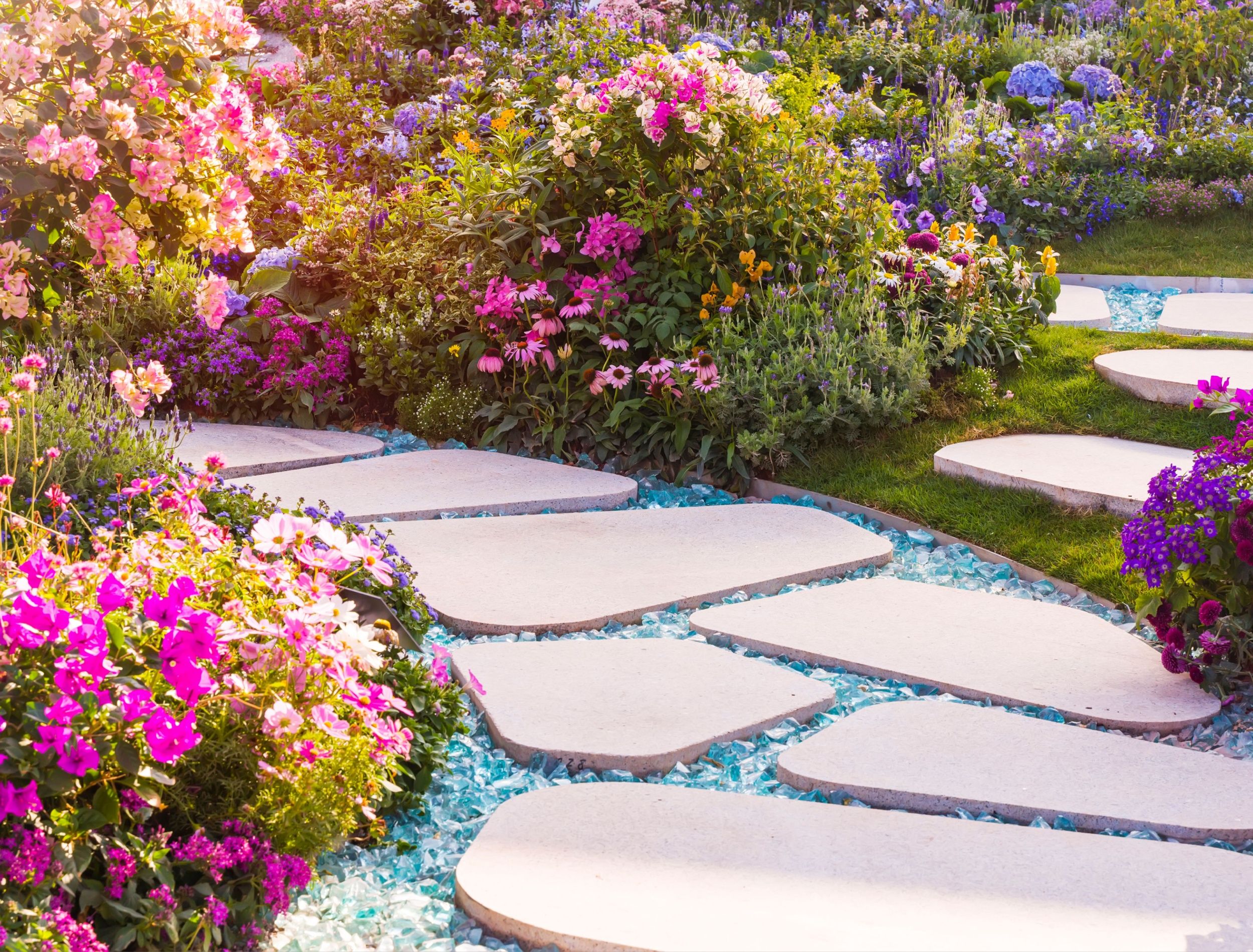 Build a Walkway With Flowers in Your Front Yard Using 5 Pretty Cultivars