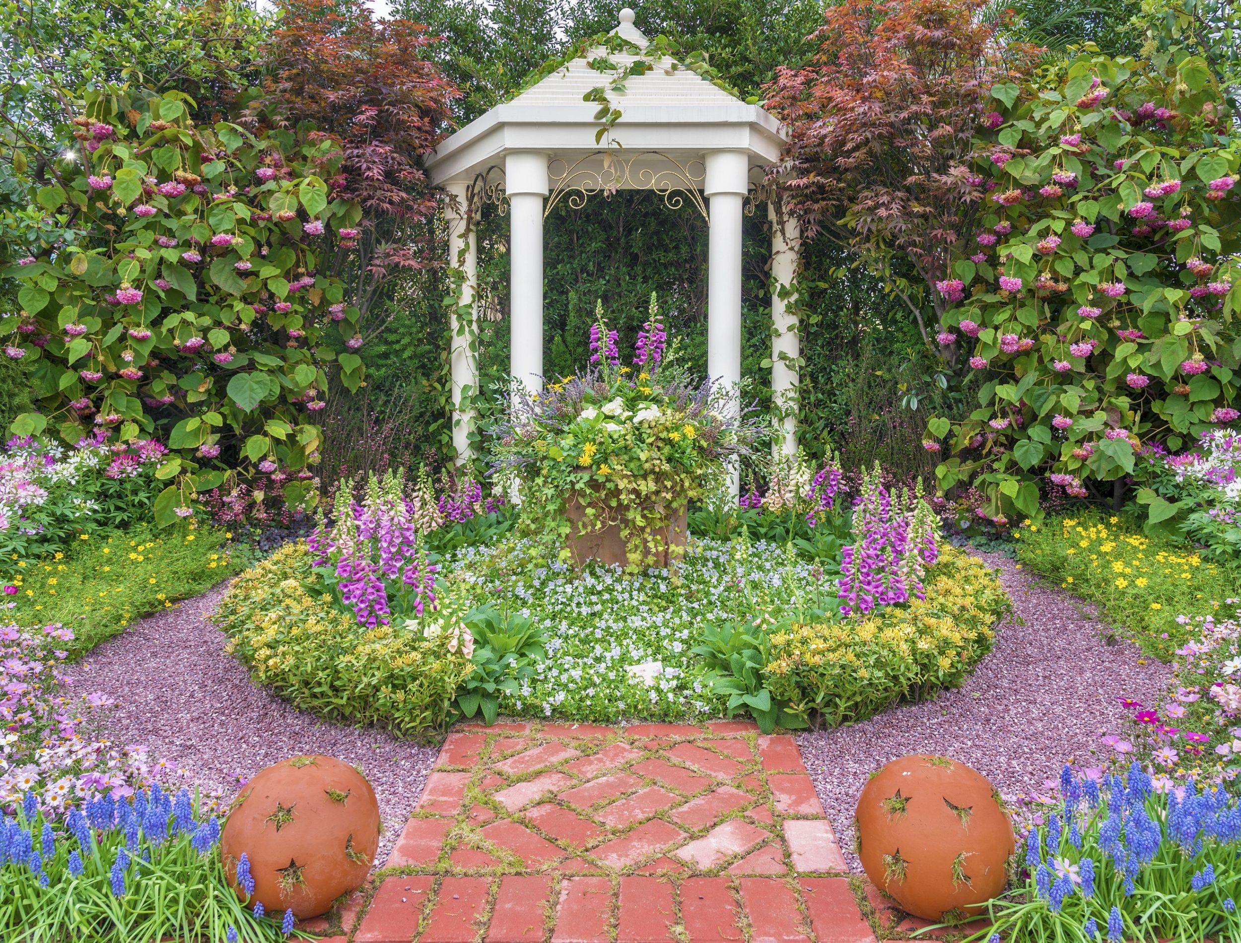Historic Garden Designs Heirloom Havens: Reviving Vintage Garden