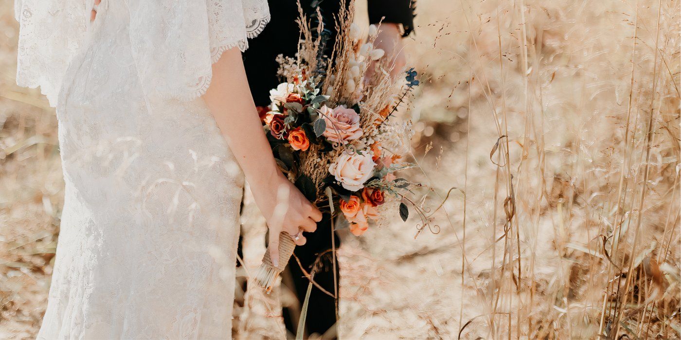 Showcase September Wedding Colors With Stunning Fall Flowers