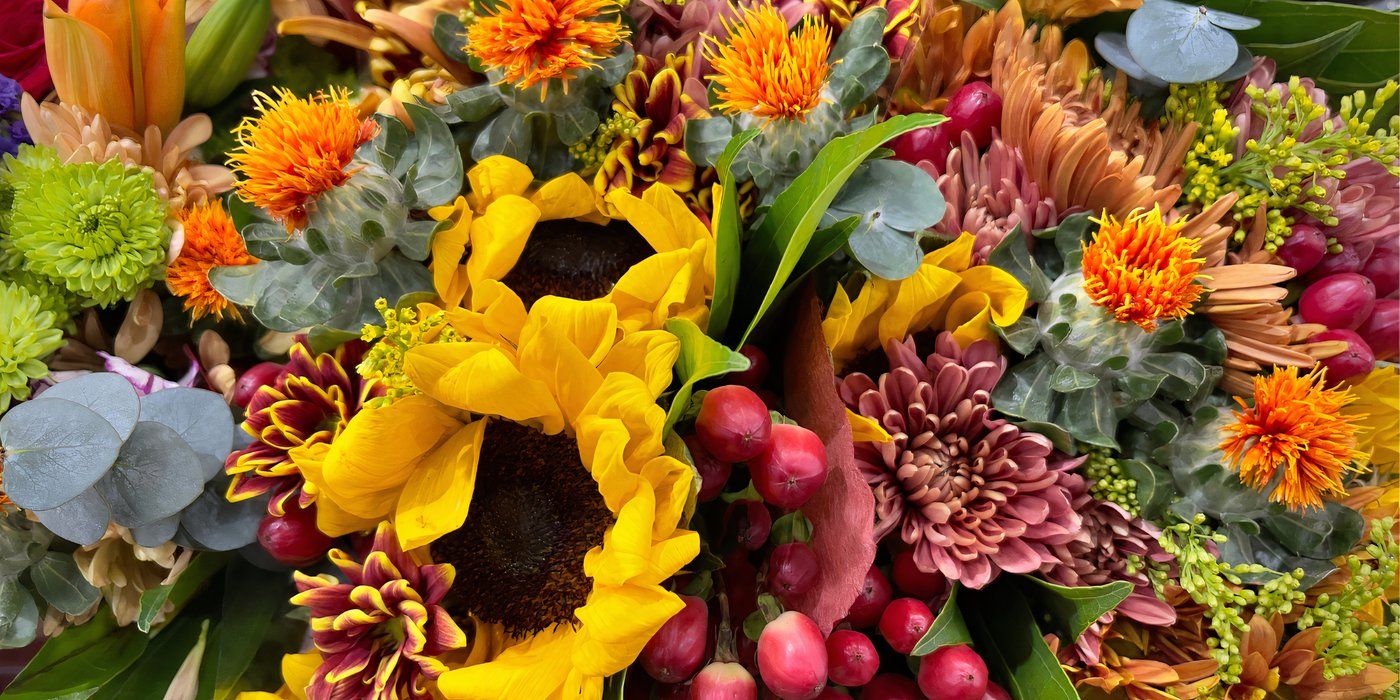How to Make a Festive Thanksgiving Centerpiece this Holiday