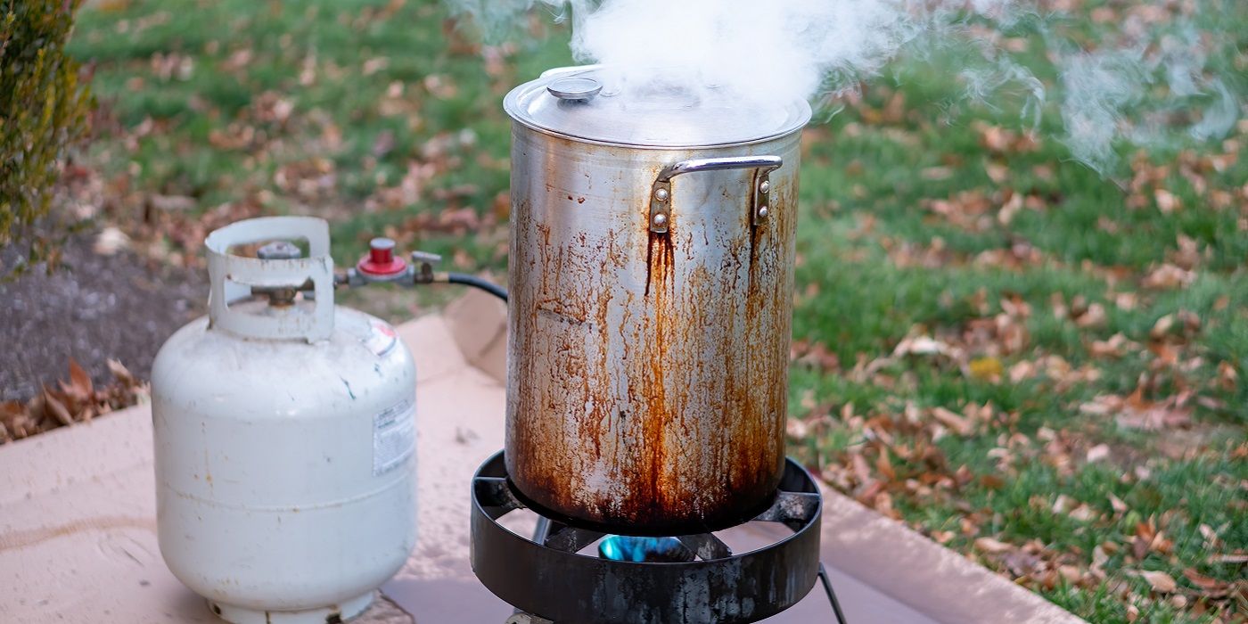 Learn the Right Way to Deep Fry Turkey