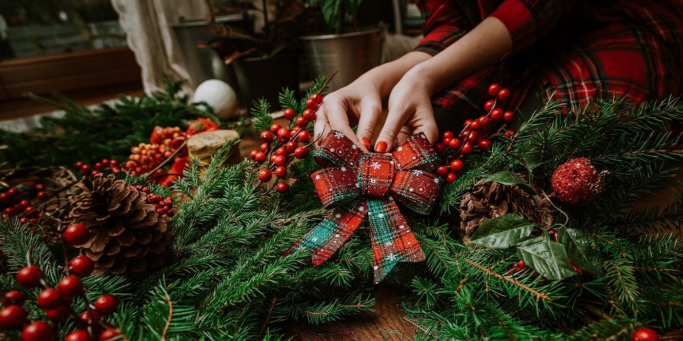 How to Make a DIY Christmas Wreath