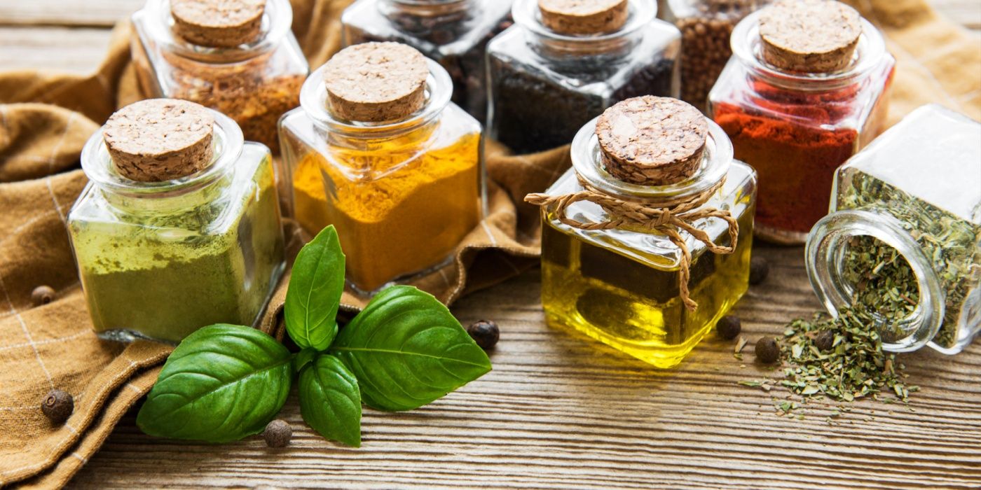 5 of the Best DIY Christmas Gifts From the Garden