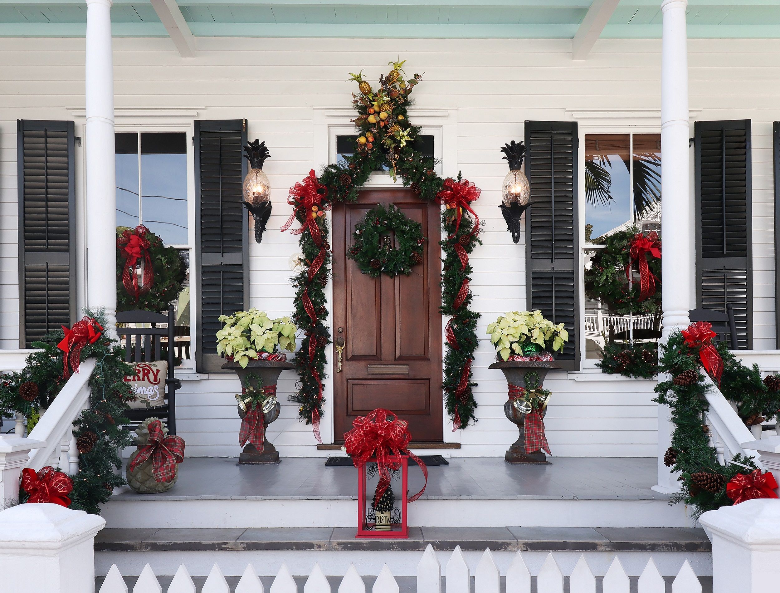 Unique Christmas Porch Decorating Ideas