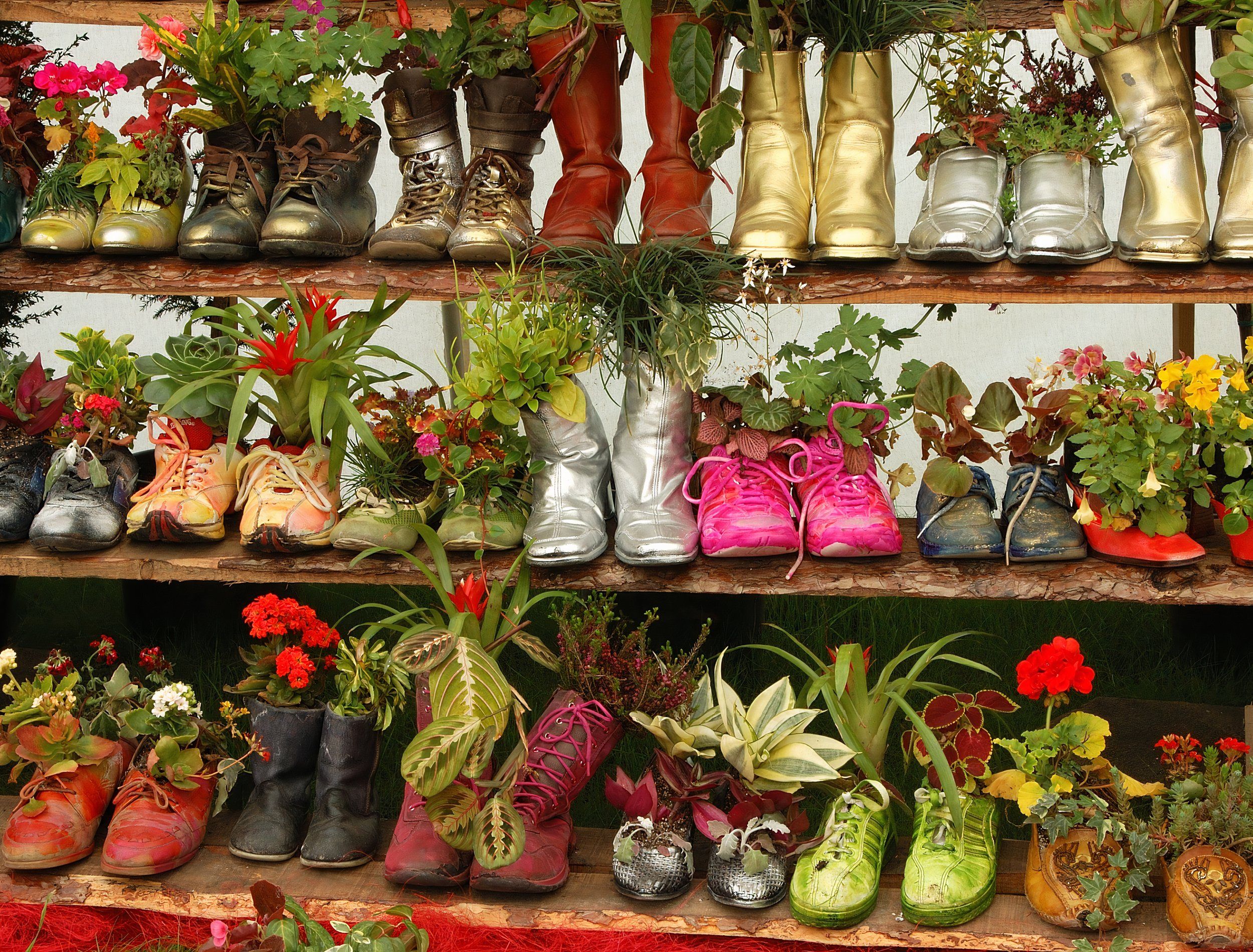 6 Ways to Reuse Old Items Outdoors